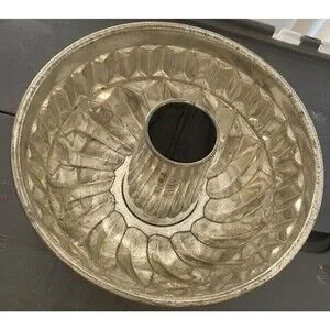 Kaiser | Kitchen | Intage Kaiser Bundt Pan 9 Gugelhupf Cake Mold Tin ...
